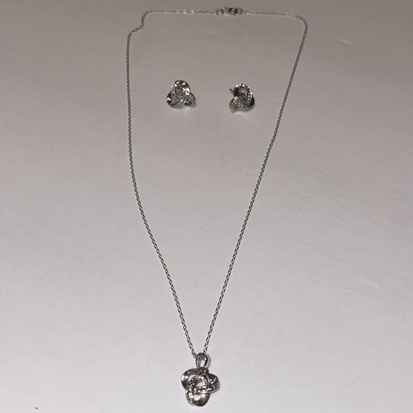 Jilco | Jewelry | Nwot Diamond Love Knot Setss 2twt Diamond Pendantss ...